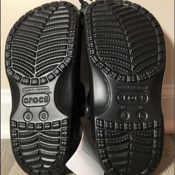 CROCS | Shoes | Crocs Black Fuzzy Crocs Black Baya Lined Clog | Poshmark